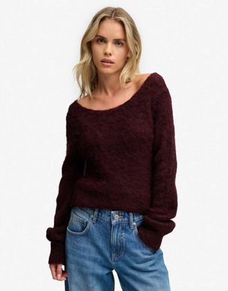 Superdry Pullover mit geb&uuml;rsteter Oberfl&auml;che und U-Boot-Ausschnitt in Portrot
