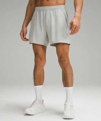 lululemon Short Pace breaker non doubl&eacute; pour Hommes - 13 cm - Gris - Taille 2XL