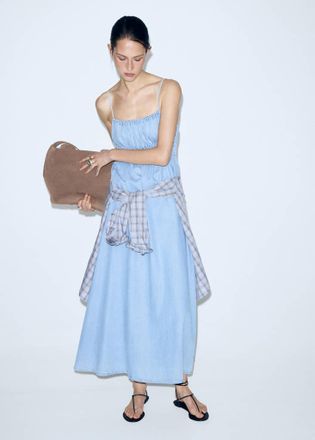 Mango Robe en denim de lyocell &agrave; fronces bleu clair - Femme - XS - MANGO