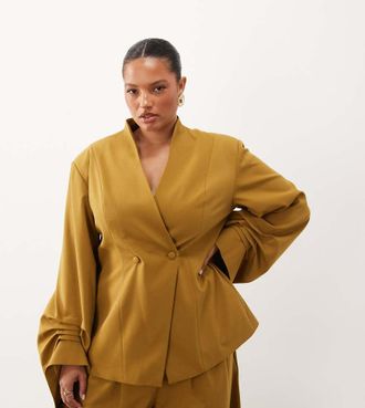 Asos Curve blazer avec d&eacute;tail de manches pliss&eacute;es en moutarde-Jaune
