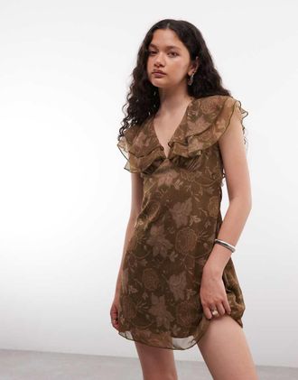 Reclaimed Vintage Mini-Freizeitkleid aus Chiffon mit Flatter&auml;rmeln und farblich abgestimmtem Blumenmuster-Gr&uuml;n