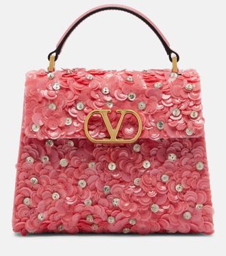 Valentino Garavani Verzierte Henkeltasche VSling Mini aus Satin