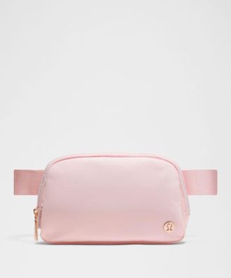 lululemon Sac de ceinture Everywhere 1 L - Rose/Gold