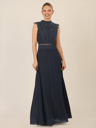 Apart Abendkleid mit Spitze und transparentem Rückenteil