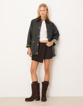 Barbour Modern Beadnell Wachsjacke in Schwarz-Gr&uuml;n