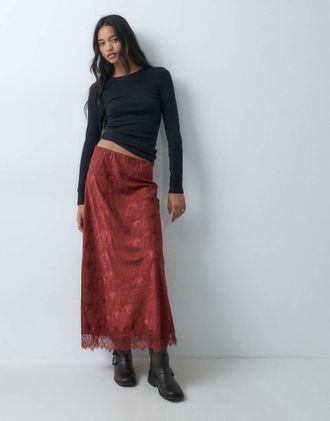 Object Rock aus Satin mit Muster und Spitzenbesatz in Kupfer