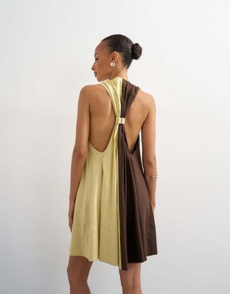 Topshop Robe trap&egrave;ze courte en lin majoritaire effet color block &agrave; ourlet plongeant et dos nu - Marron/citron vert-multicolore