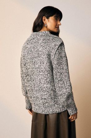 Next Strickjacke Strickjacke mit Twist-Detail und Schulterpolstern (1-tlg)