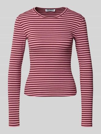 Review Slim Fit Langarmshirt mit Rundhalsausschnitt