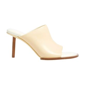 Jacquemus Femme, Chaussures, Beige, Taille: 37 EU Tongs &agrave; Talon Cr&egrave;me Style Asym&eacute;trique