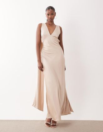 Tfnc Linvit&eacute;e - Robe longue &agrave; d&eacute;tail foulard en satin avec col V et lani&egrave;res crois&eacute;es dans le dos - Cr&egrave;me-Blanc
