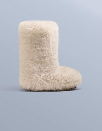 Oysho Funktions-Stiefel in Ecru mit Kunstpelzbesatz-Neutral