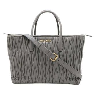Miu Miu Sac bandouli&egrave;re 2-en-1 en cuir matelass&eacute; Pre-owned - Femme - Pre-owned - Gris - Taille: ONE Size