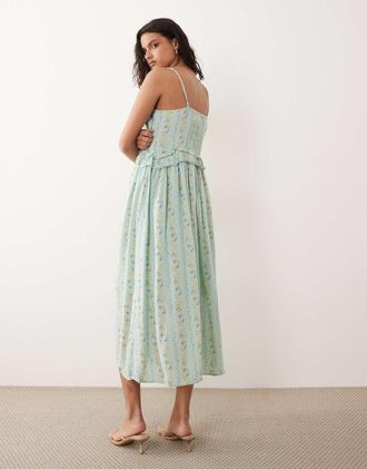 Vero Moda Festival - Camisole-Midikleid in zartem Gr&uuml;n mit Knopfleiste vorn und floralen Streifen