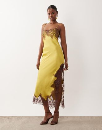 Asos Robe mi-longue en satin avec appliqu&eacute;s en dentelle - Vert olive vif