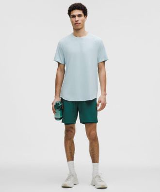 lululemon License to Train Shorts mit Liner f&uuml;r M&auml;nner - 18 cm - Gr&ouml;&szlig;e 2XL in Deep Marina