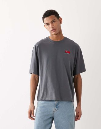 Nike T-shirt &eacute;pais &agrave; logo - Gris d&eacute;lav&eacute;