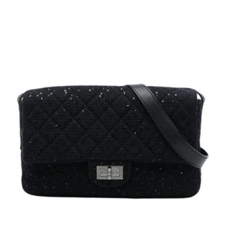 Chanel Sac bandouli&egrave;re pr&eacute;-propri&eacute;t&eacute; Chanel orn&eacute; de sequins en tweed - Femme - Pre-owned - Noir - Taille: ONE Size