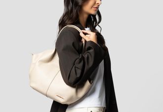 Alexander Smith Rachel Medium shoulder bag in dark ivory tumbled leather