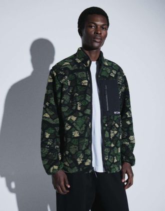Columbia Street Tech CSC MTN Fleece mit Print in gr&uuml;nem Military-Muster