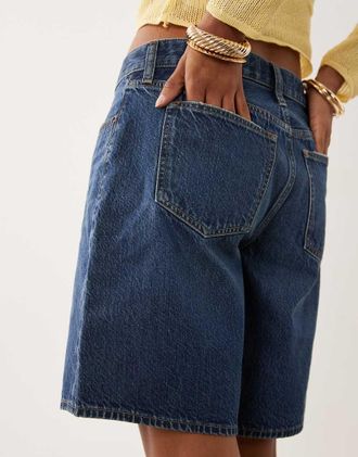 Abercrombie & Fitch Bermuda en jean &agrave; taille basse - Bleu indigo d&eacute;lav&eacute;