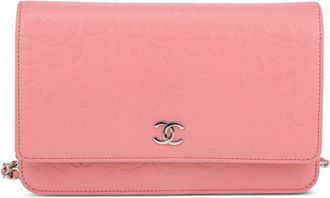 Chanel sac porté épaule Camellia - Rose