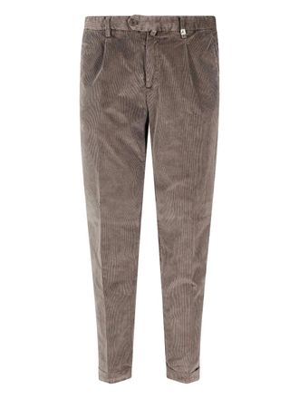 Myths Cordhose mit Bundfalten - Braun