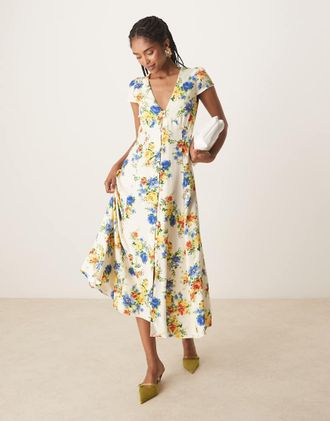 Nobody's Child Avery - Midikleid in Elfenbein gebl&uuml;mt mit Knopfdetail-Wei&szlig;