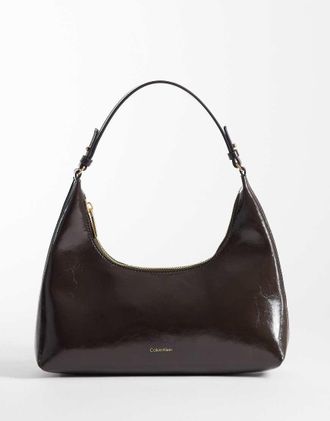 Calvin Klein Jeans - Schultertasche in gl&auml;nzendem Schokobraun mit Folienlogo