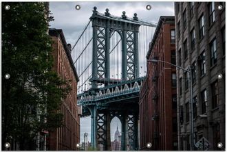 Wallario Outdoor-Poster f&uuml;r Garten oder Balkon Br&uuml;cke zwischen H&auml;usern, Motivbanner Gr&ouml;&szlig;e: ca. 80 x 120 cm, Outdoor-Bild