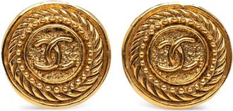 Chanel 1970-1980 vergoldete runde CC Ohrclips