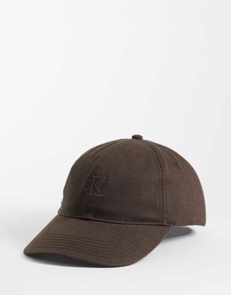 Calvin Klein Casquette de baseball &agrave; monogramme brod&eacute; - Marron chocolat-Rouge