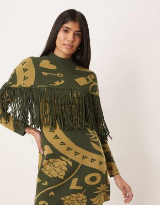 Never Fully Dressed Strick-Cape in Khaki mit Print und Fransen, Kombiteil-Gr&uuml;n