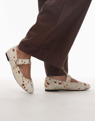 & Other Stories Ballerines babies effet poulain à imprimé vache et boucle - Blanc