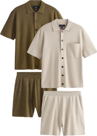 Next Set: Hemd und Shorts