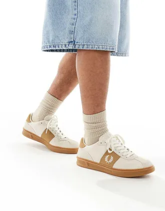 Fred Perry B4 - Baskets en daim - Blanc et beige-Neutre