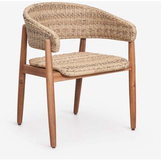 Sklum Esszimmerstuhl mit Armlehnen aus Akazienholz und synthetischem Rattan Ribeira Akazie Braun
