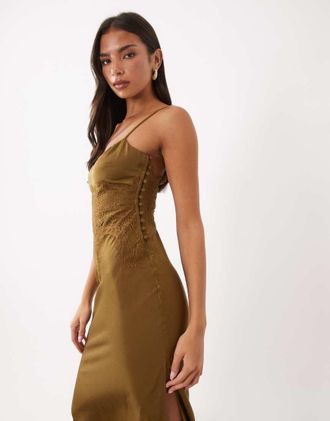 Asos robe longue caraco en satin et dentelle vert olive