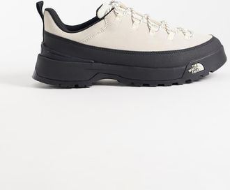 The North Face Glenclyffe Urban - Flache Stiefel in Wei&szlig; und Schwarz