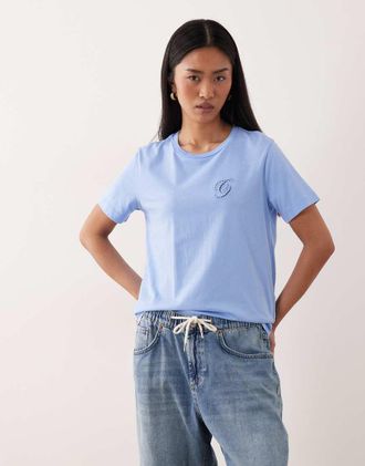 GANT Figurbetontes T-Shirt in Palast-Blau mit kleinem Logo
