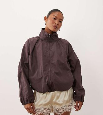 Asos Petite ASOS DESIGN Petite Oversize-Trackjacke mit Bubble-Saum in Mushroom-Braun