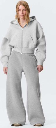 Weekday Sweathose in Grau meliert aus Stoff in Neoprenoptik mit weitem Beinschnitt