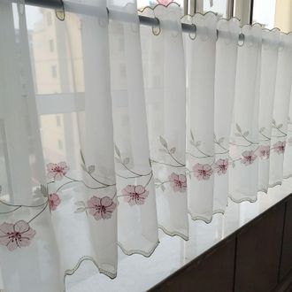 A.Monamour Gardine Scheibengardinen Kurzstores Bauernhaus Wei&szlig;er Voile Rosa Floral Bestickt Halb Durchsichtig Transparent &Ouml;sen Top Cafe Kurzgardinen K&uuml;chengardin