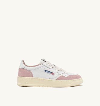 Autry BASKETS MEDALIST LOW EN CUIR NAPPA ET DAIM BLANC ET POWDER