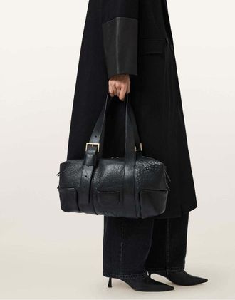 AllSaints Ares - Genarbte Schultertasche in Schwarz