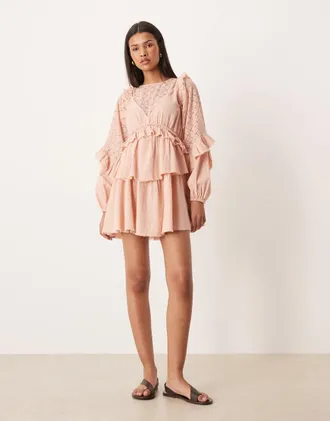 Asos Lang&auml;rmliges Minikleid in Staubrosa mit R&uuml;schen