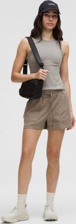 lululemon Dance Studio Shorts mit hohem Bund für Frauen - 9 cm - Khaki - Größe 10