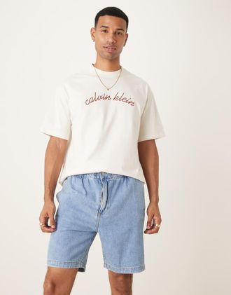 Calvin Klein Jeans Short d&eacute;contract&eacute; &agrave; enfiler - Bleu clair d&eacute;lav&eacute;