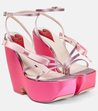 Roger Vivier Sandales Choc Bow compensées en satin