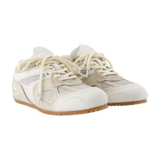 Axel Arigato Womens Slow Runner Sneaker White Calfskin